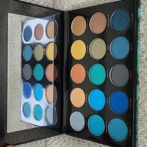 hipdot | Makeup | Hipdot Eyeshadow Palette | Poshmark